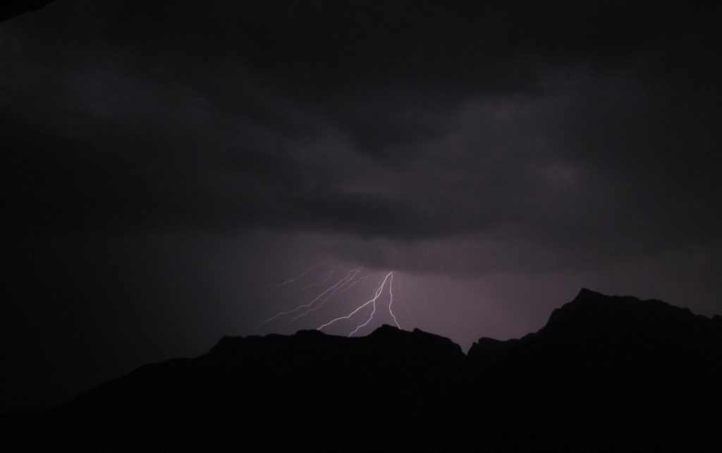 Fulmini e temporali in montagna, cosa fare - Montagna.TV