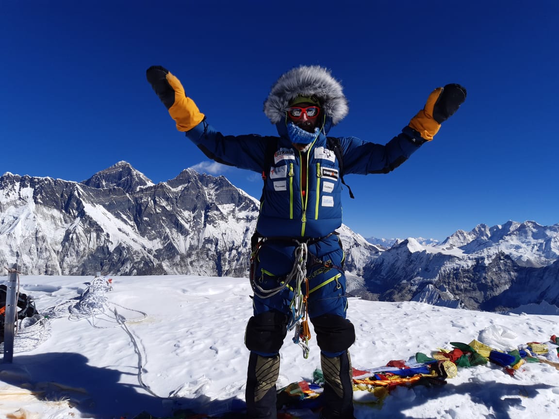 Alex Txikon, l'invernale all'Ama Dablam in foto: da Kathmandu alla ...