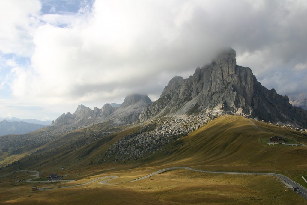 Le Trincee delle Cinque Torri - Itinerario Dolomiti Ampezzane - Montagna.TV