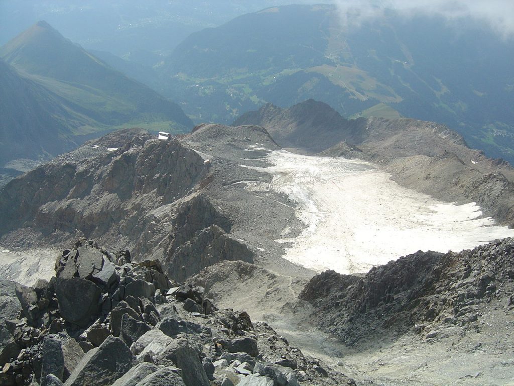 Monte Bianco. Allarme caduta massi nel couloir du Goûter - Montagna.TV