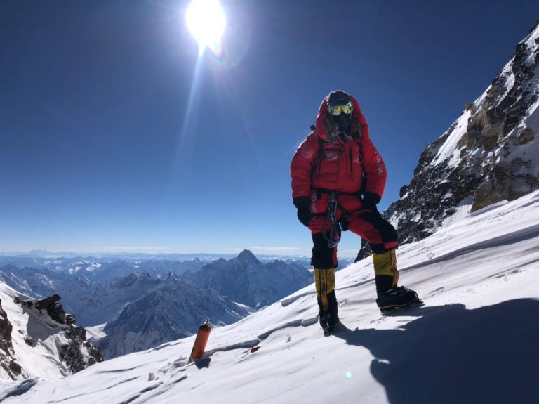 Insieme in vetta, Mingma G. ci racconta il K2 invernale - Montagna.TV