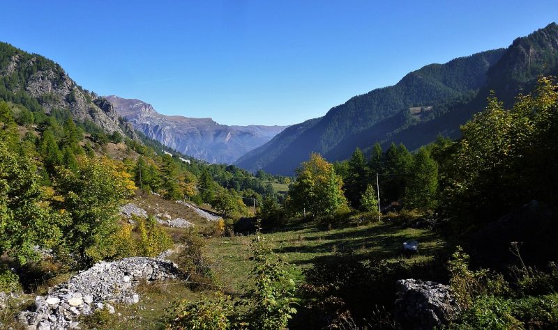 Acceglio, il borgo della Valle Maira rimasto senza negozi che prova a ...