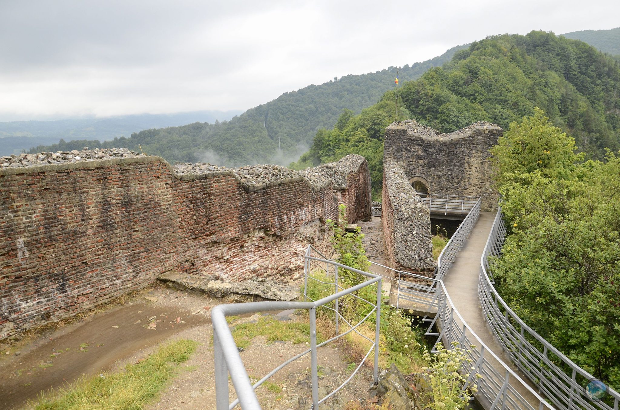 La Fortezza di Poenari, il nido d'Aquila tra i Carpazi in cui visse ...