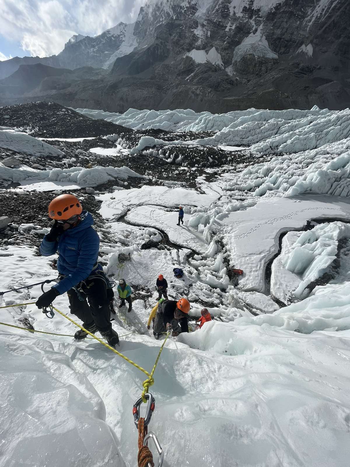 Un leopardo delle nevi al C2 dell'Everest, l'eccezionale incontro degli ...
