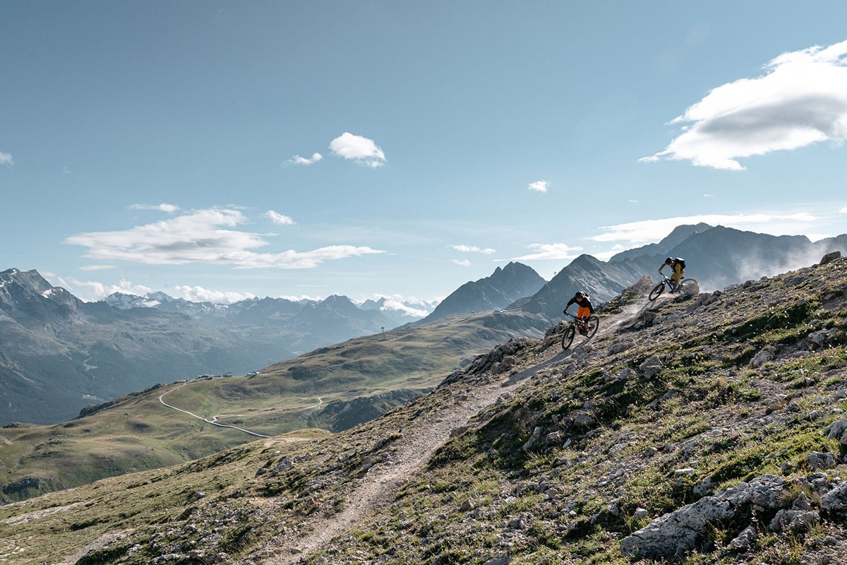 Divertirsi in mountain bike sui sentieri dell’Engadina - Montagna.TV