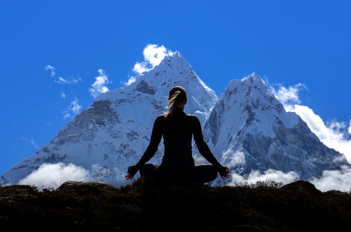 Yoga-trekking: connettersi, camminando, con l’energia della montagna ...