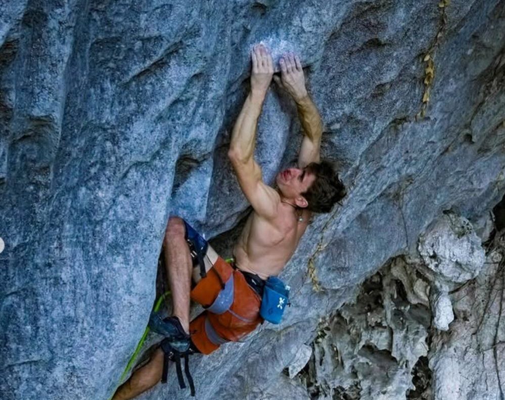Seb Bouin apre la via più dura della Cina - Montagna.TV