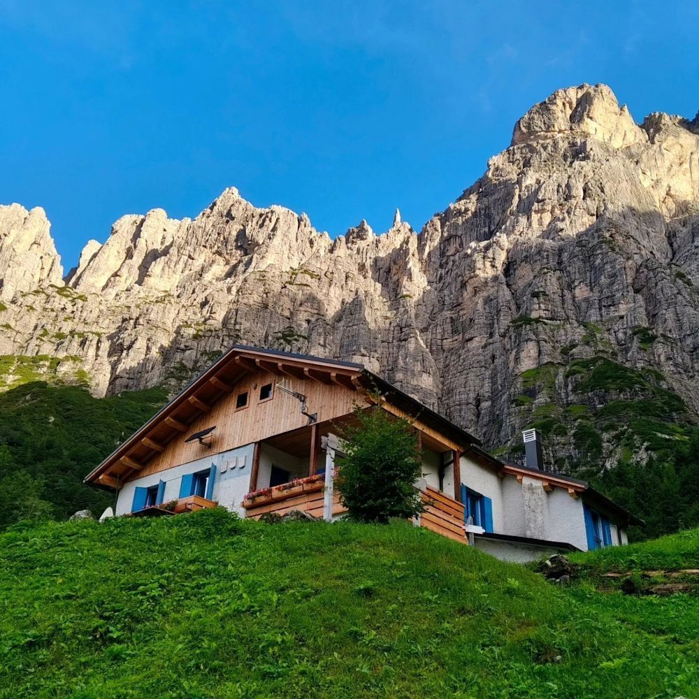 Il Rifugio 7° Alpini, meta per intenditori - Montagna.TV